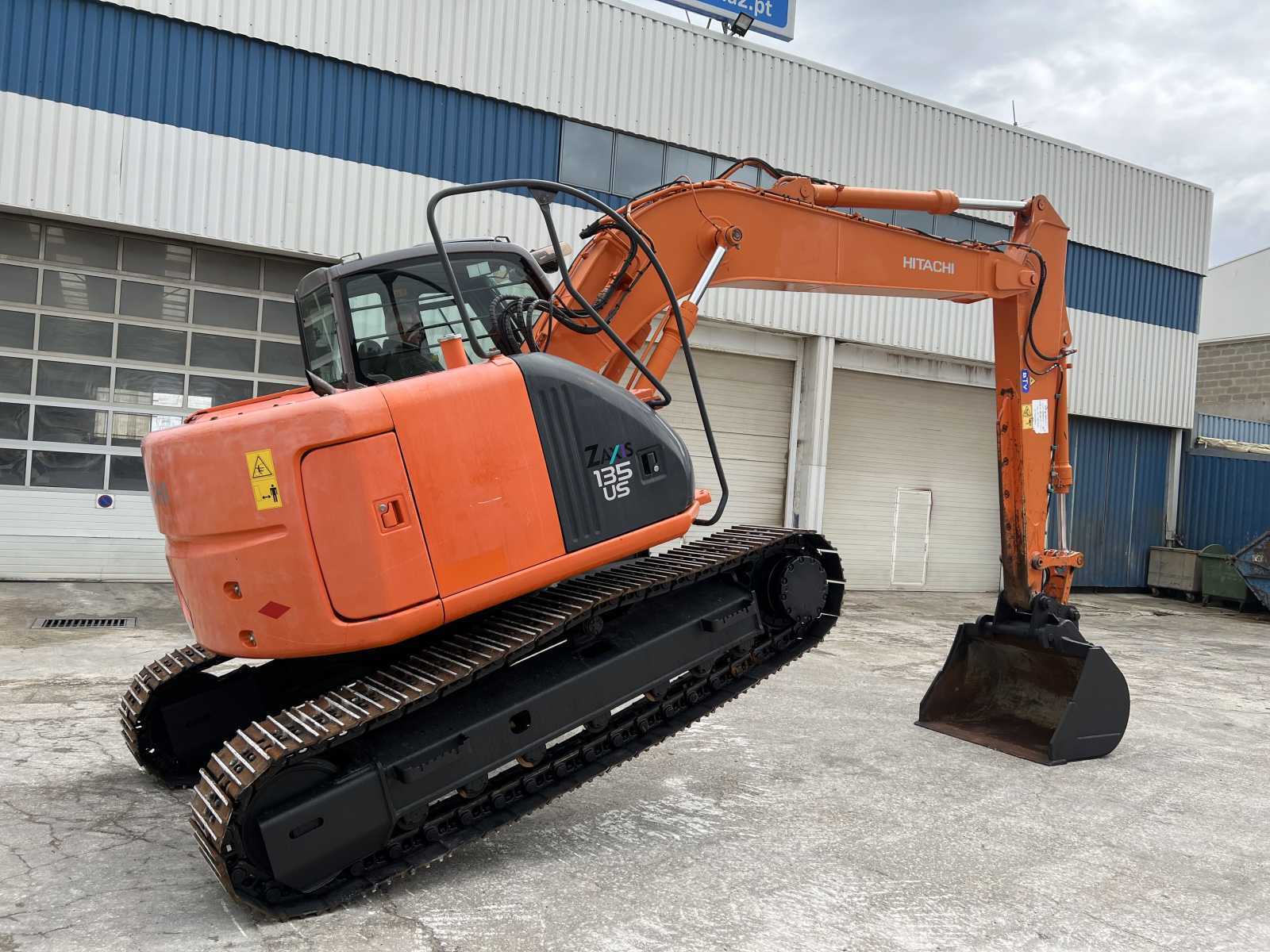 HITACHI ZX 135 US - TERMÁQUINA